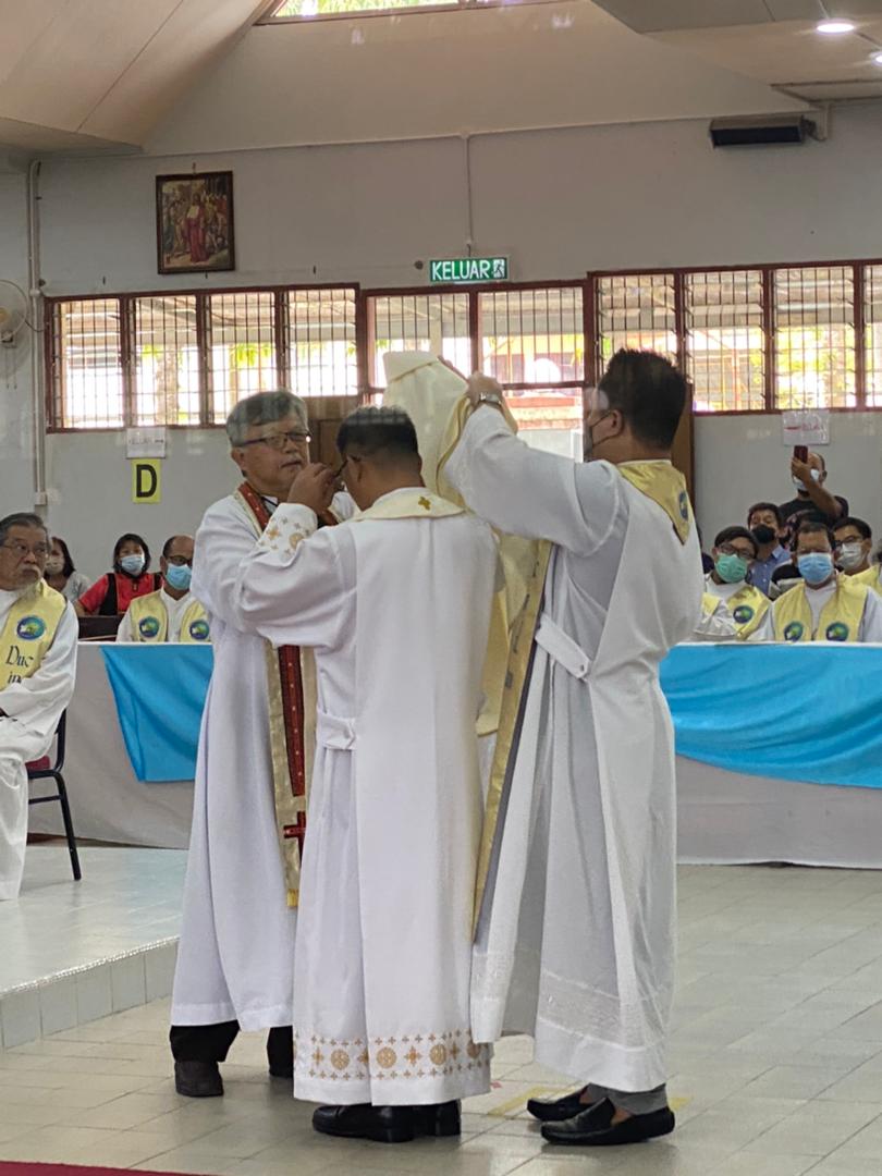 Umat Kedua Paroki St. John Tuaran ditahbis menjadi Paderi – Catholic ...